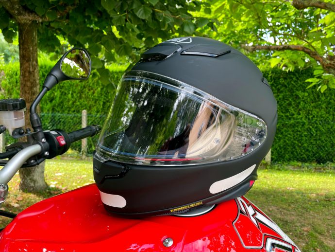 Autocollants réfléchissants de casque moto : où les positionner ...