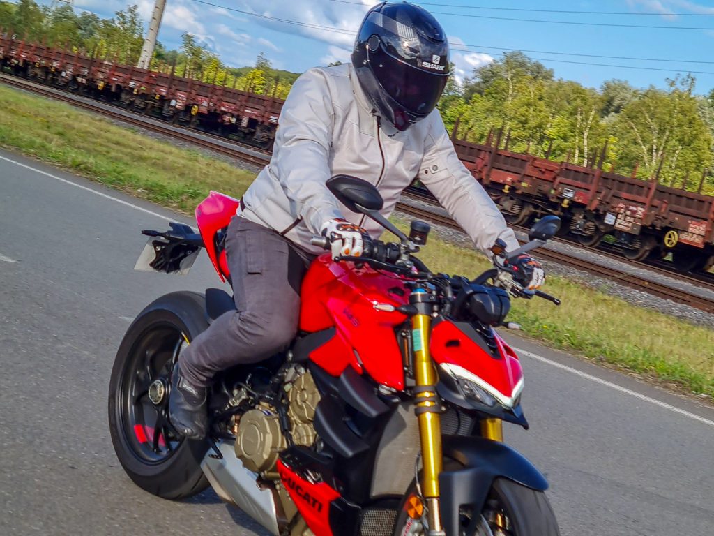 Revit Eclipse 2_-5 ~ EnjoyTheRide