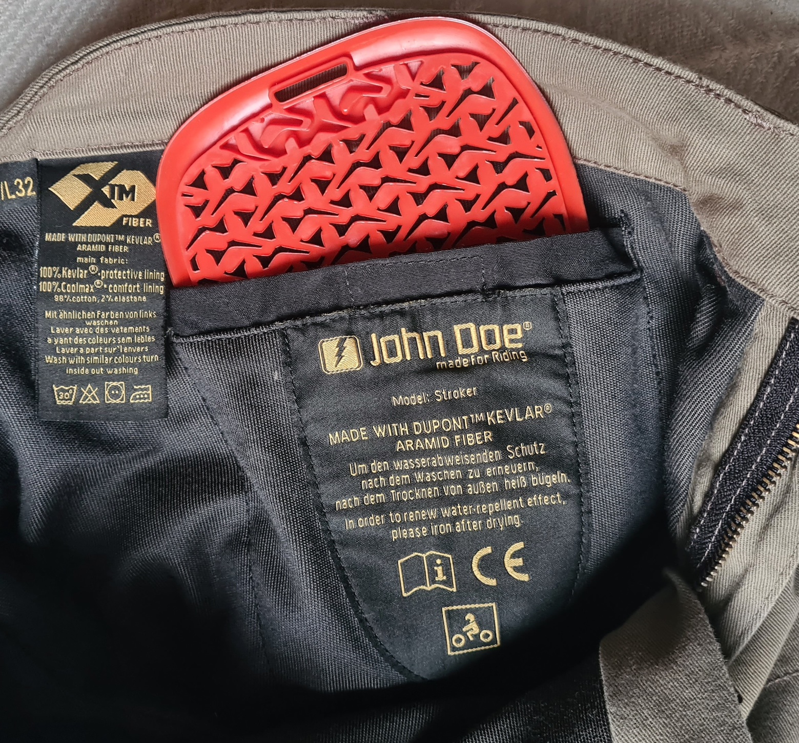 insert protection hanche et visuel de la protection ~ EnjoyTheRide